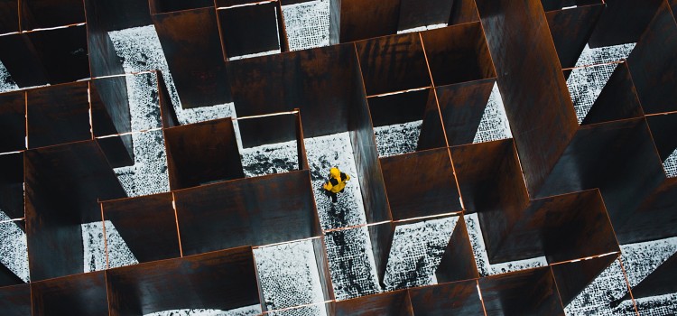 Ariadna, su hilo, Teseo, el Minotauro, el Laberinto - SicologiaSinP.com